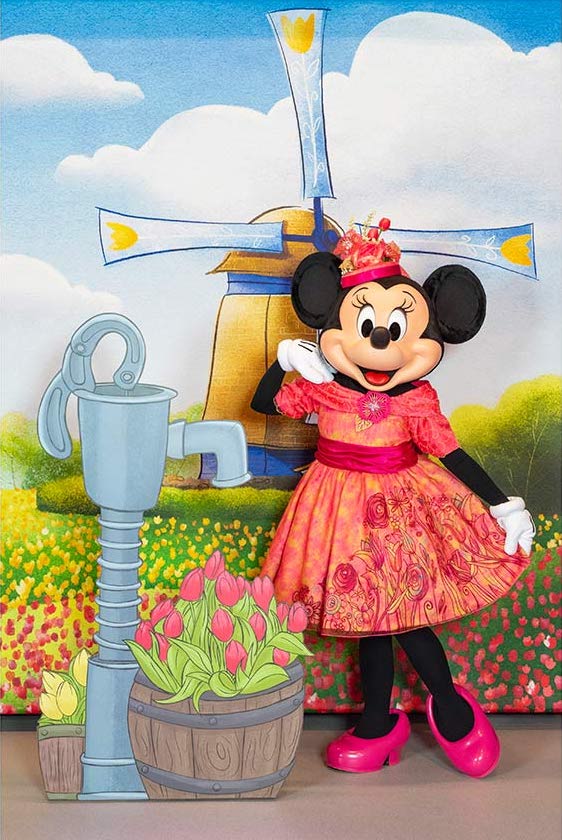Minnie en tenue de printemps à Minnie’s Style Studio | Disneyphile
