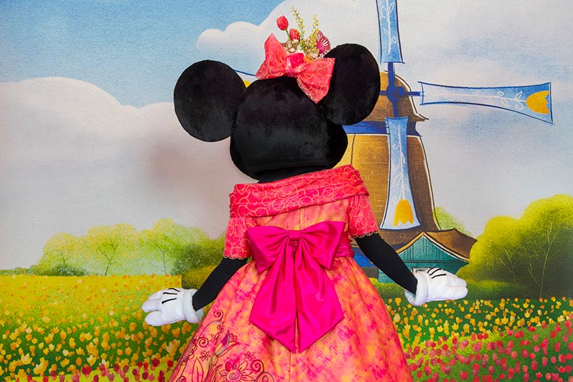 Minnie en tenue de printemps à Minnie’s Style Studio | Disneyphile
