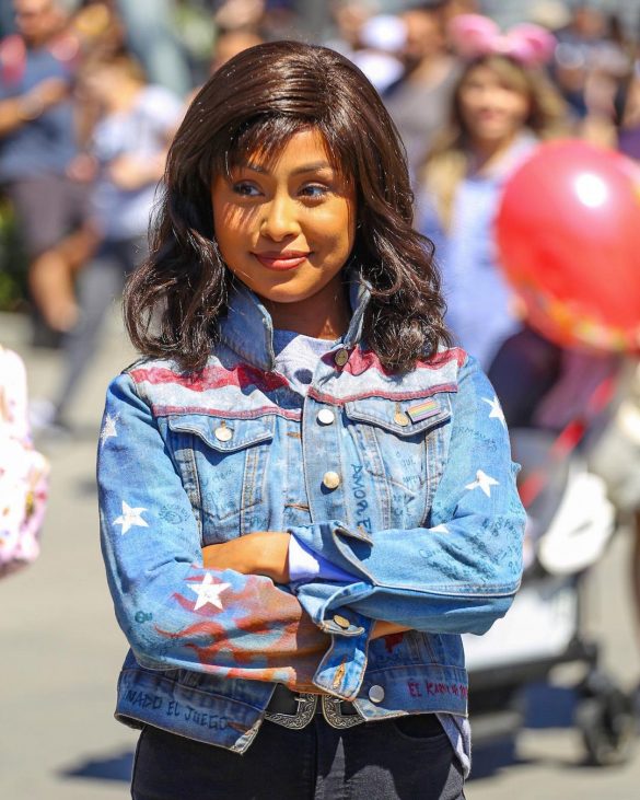 America Chavez et la Sorcière Rouge sont arrivées à Avengers Campus à ...