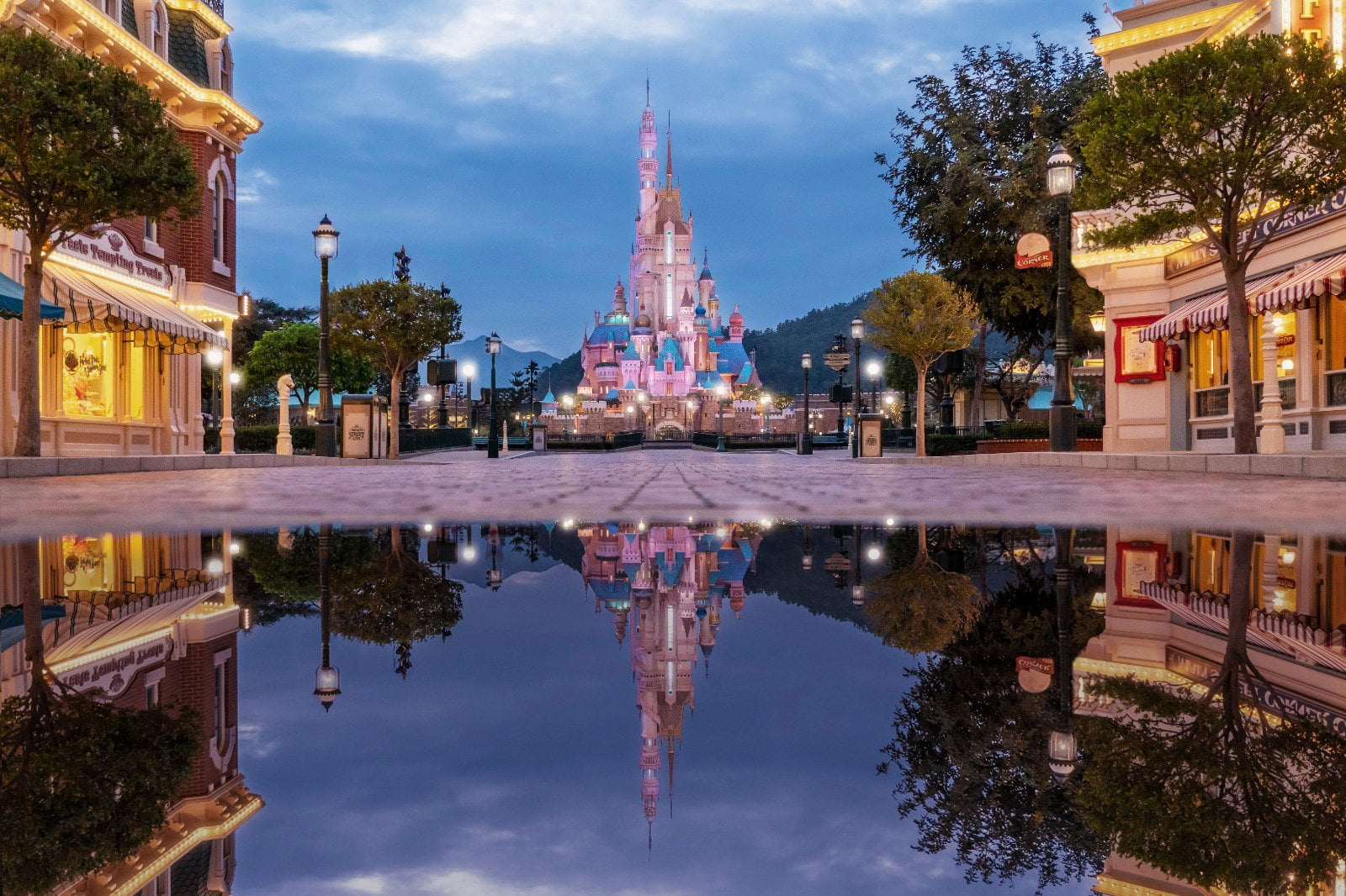 Typhon Ma-on : Hong Kong Disneyland contraint de fermer ses portes ...