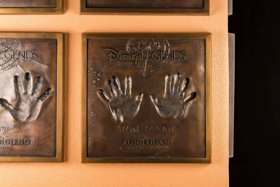 Ron Logan, l'homme qui a révolutionné le divertissement Disney dans le ...