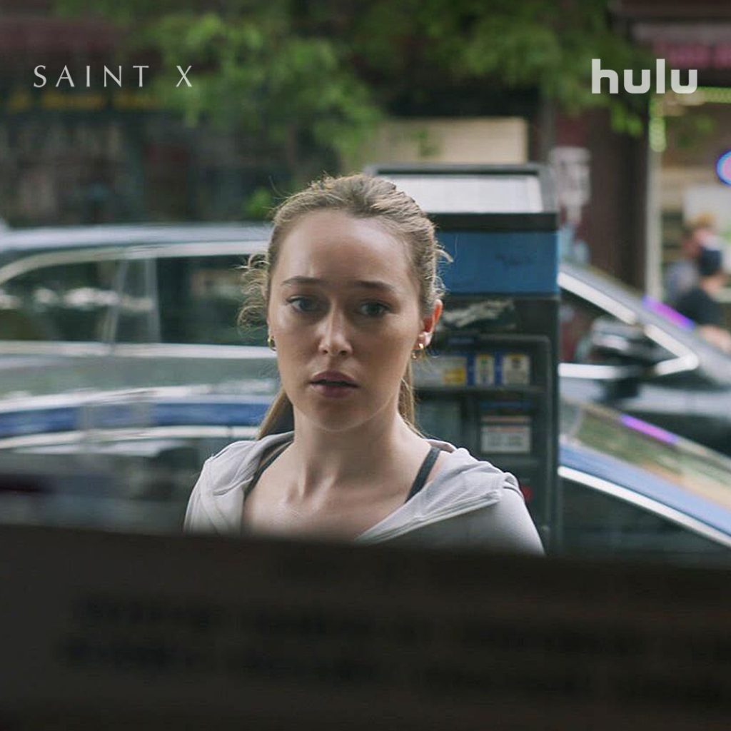 HULU dévoile les premières images de la série Saint X | Disneyphile