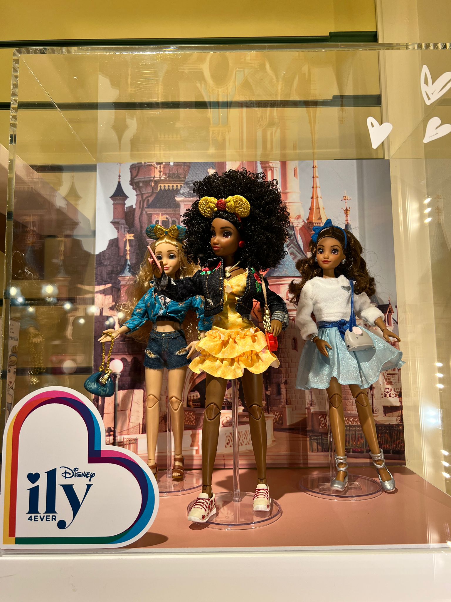 La collection Disney ily 4EVER est disponible à Disneyland Paris ...
