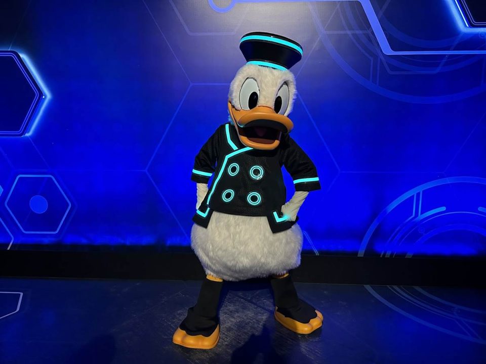 Revivez la cérémonie d'inauguration de TRON Lightcycle / Run | Disneyphile