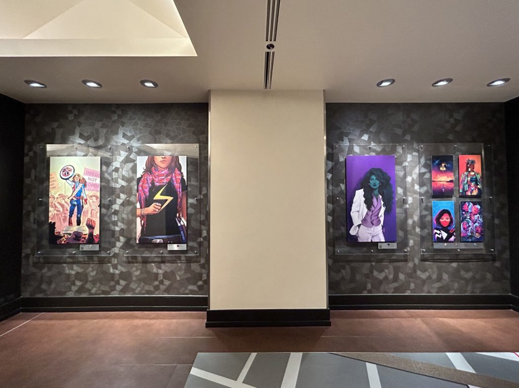 Les super-héroïnes Marvel célébrées dans une exposition au Disney Hotel ...