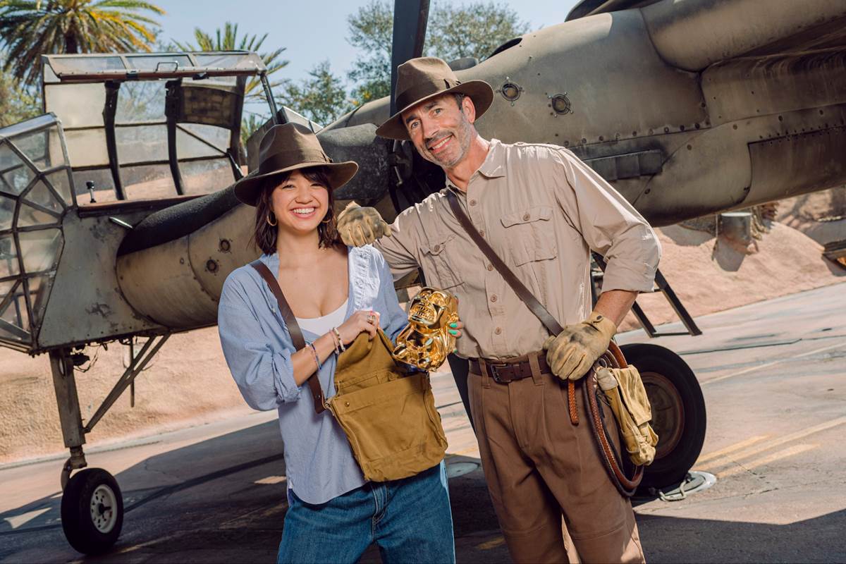Peyton Elizabeth Lee découvre Indiana Jones Epic Stunt Spectacular ...