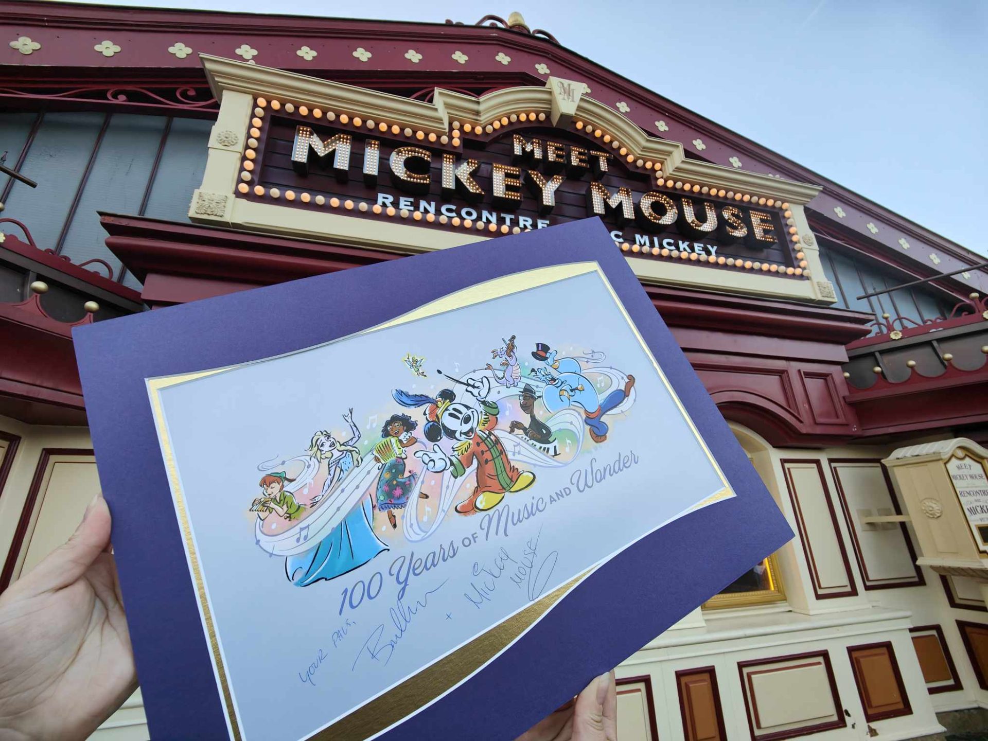 Rencontre avec Bret Iwan, voix américaine de Mickey Mouse | Disneyphile