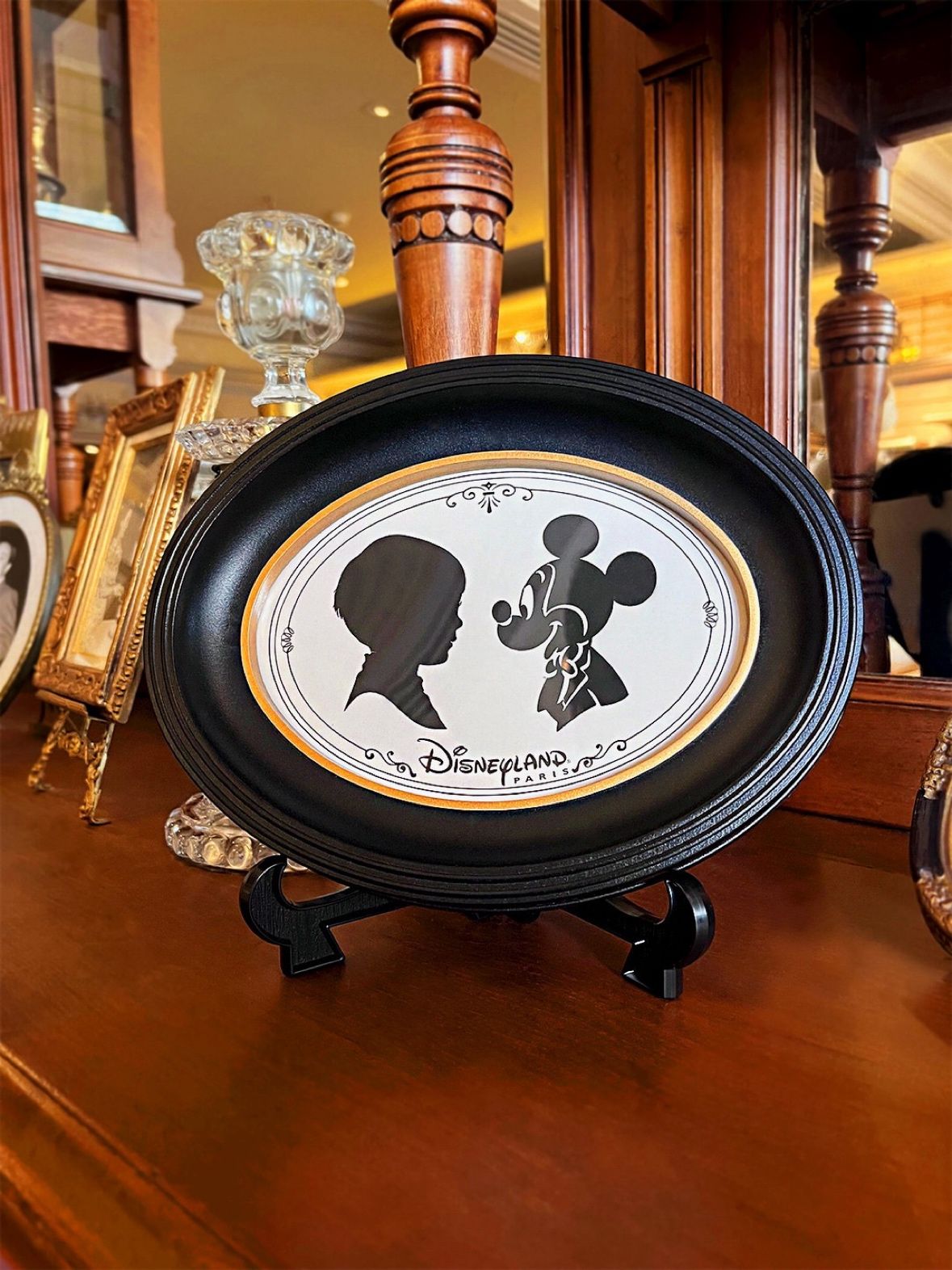 Disneyland Paris relance sa prestation "silhouette ciselée" sur Main ...