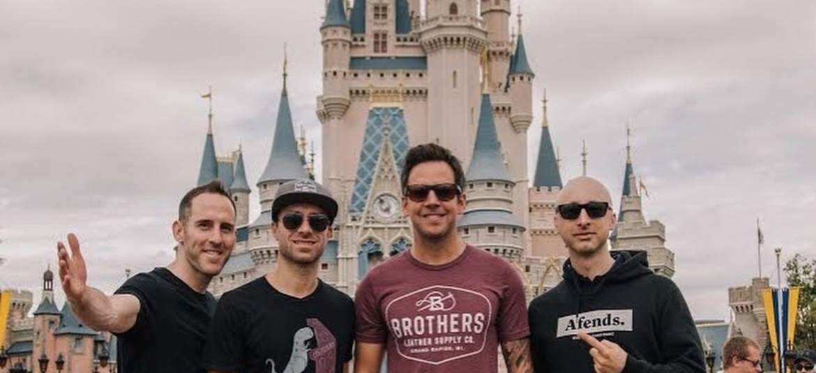 Disney et Simple Plan s'apprêtent à dévoiler leur collaboration ...