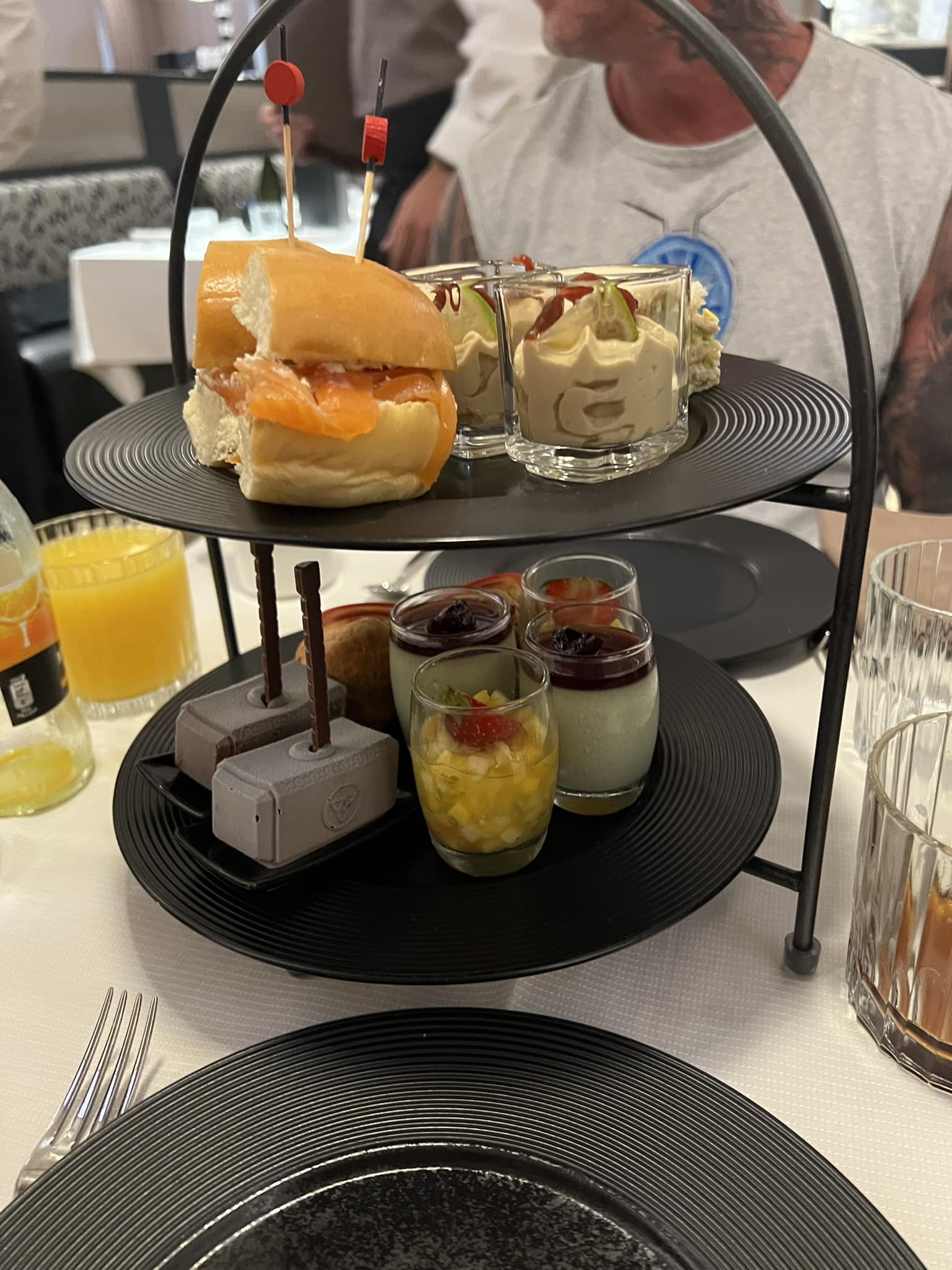Le goûter servi à l'Empire State Club Lounge n'est plus un buffet ...