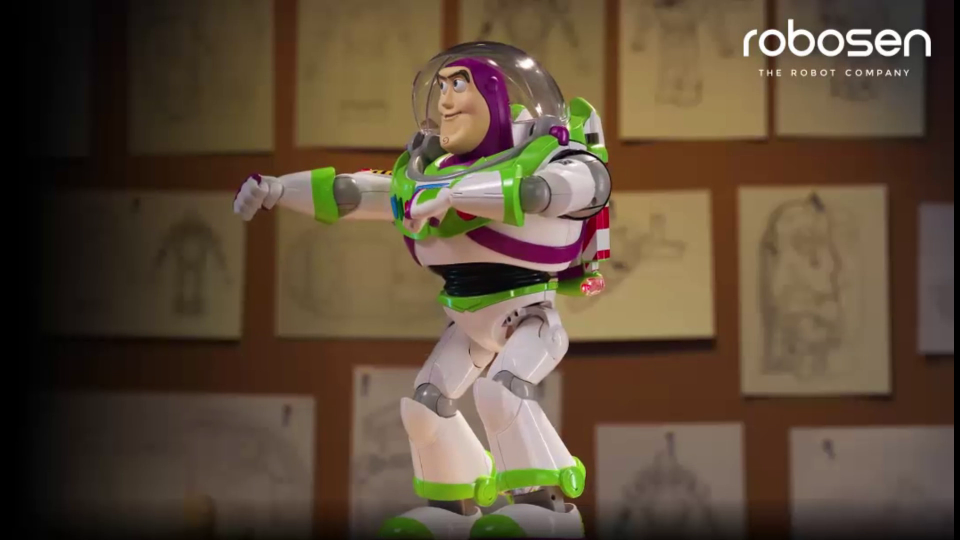 Le nouveau robot Buzz l'Éclair sort partout dans le monde | Disneyphile