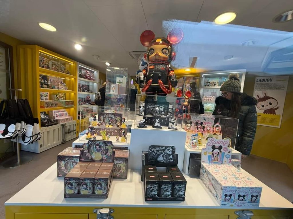 Pop Mart ouvre une boutique à Disney Village | Disneyphile