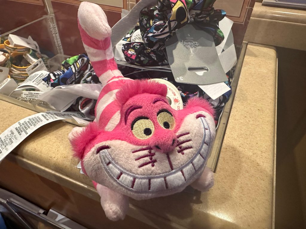La peluche d'épaule Disney, le nouvel accessoire que tous les fans de ...