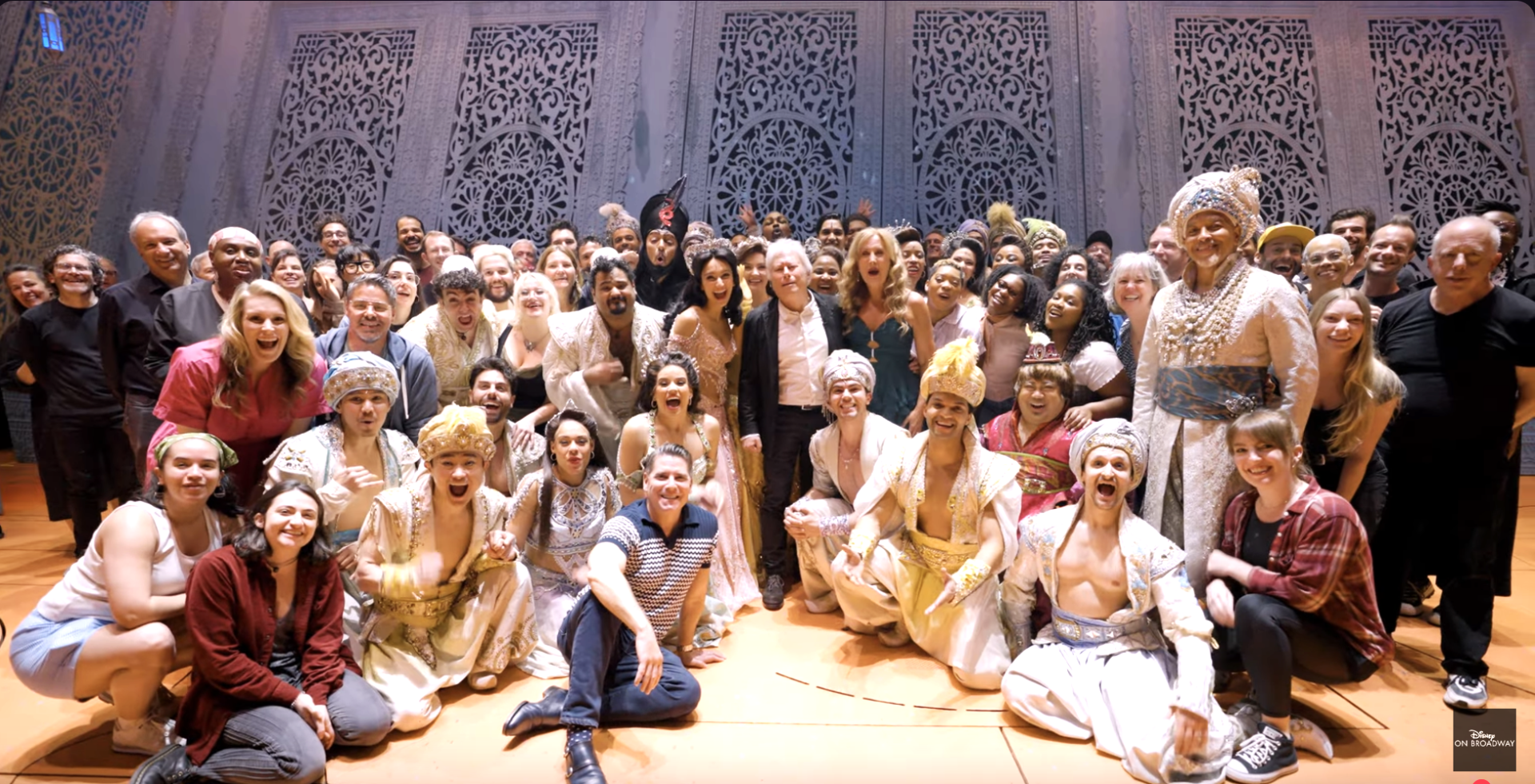 Aladdin fête sa 4 000ème représentation à Broadway avec une surprise ...