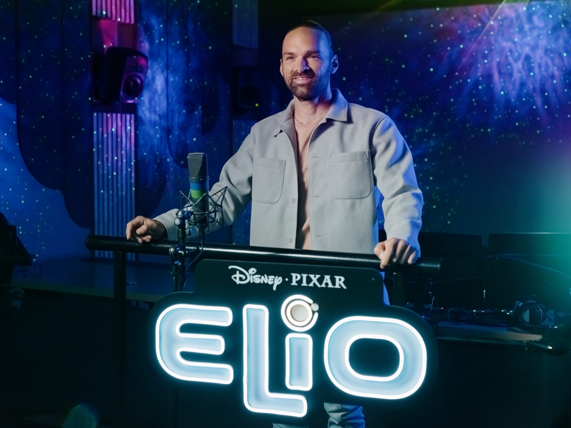 Découvrez le casting vocal français d'Elio | Disneyphile